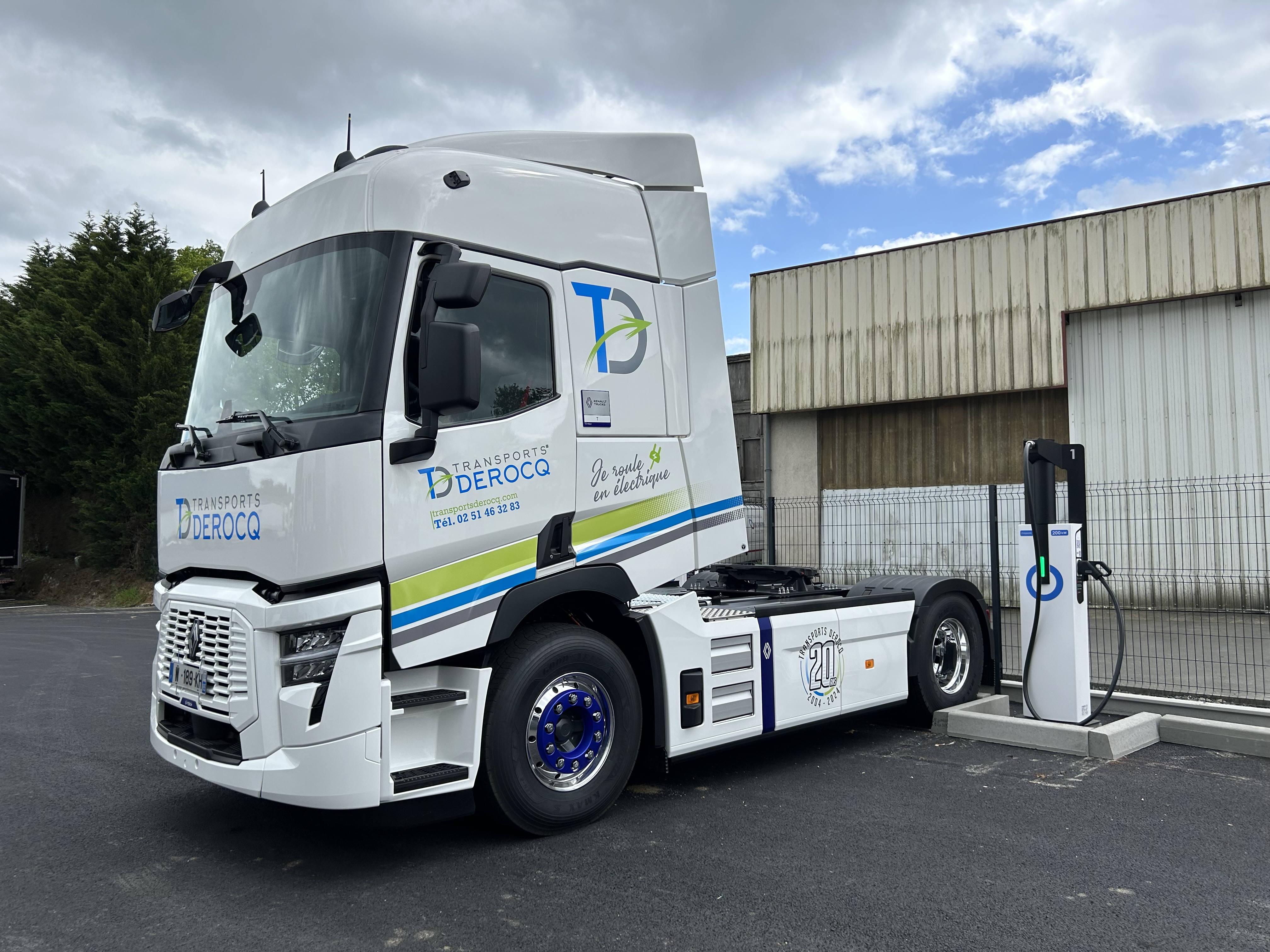 Pour ses 20 ans, Les Transports Derocq s’offrent une station CHARGEPOLY ...